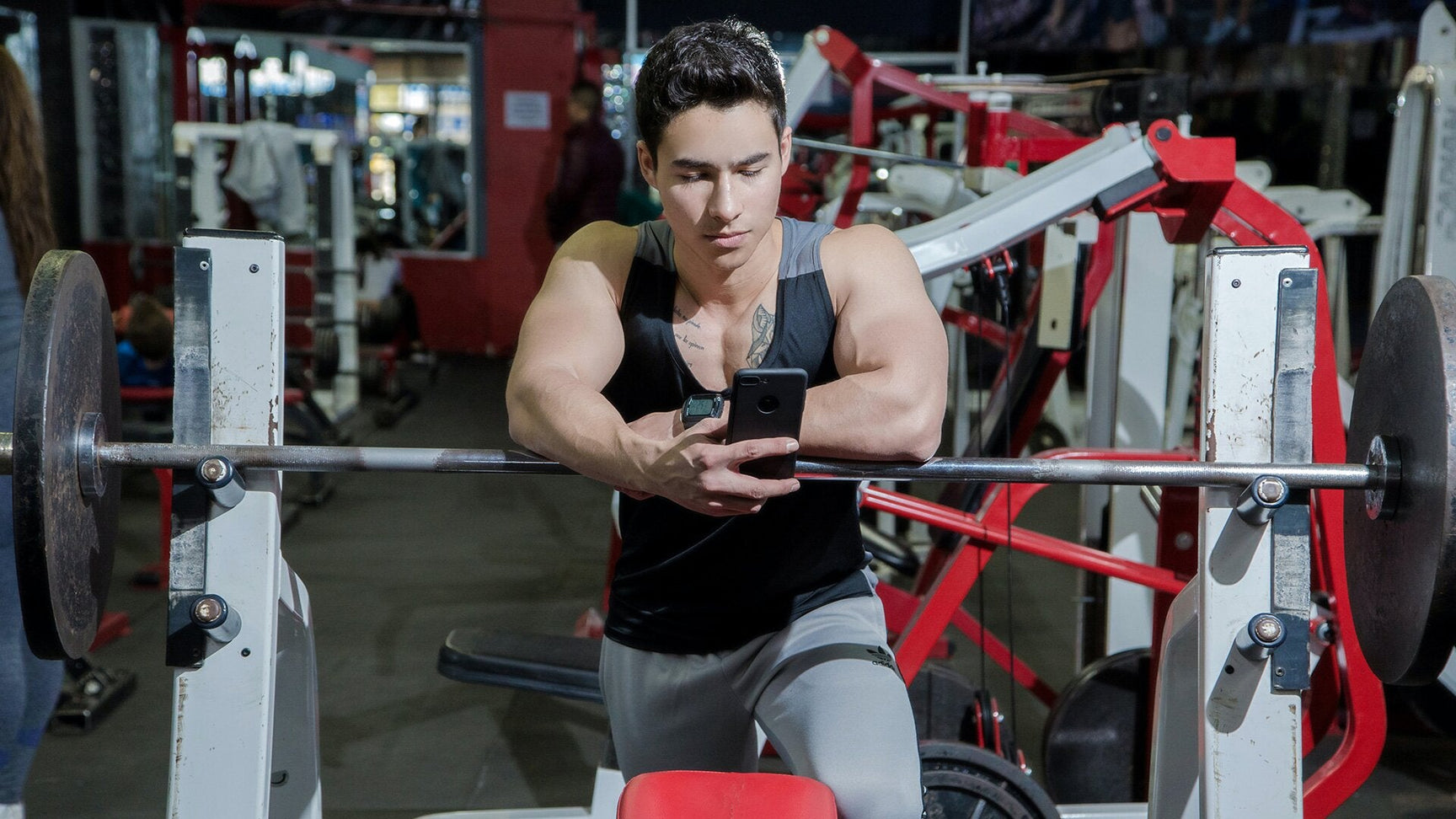 3 Ways to Survive the Crowded Gym - Bodybuilding.com